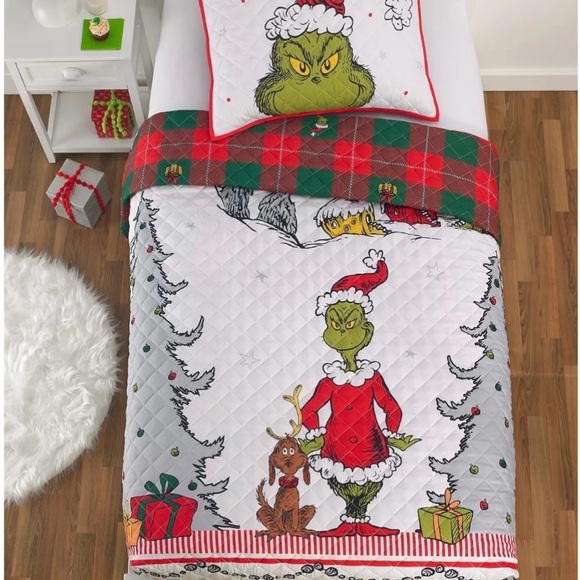 The Grinch | Bedding | The Grinch 2pc Twin Quilt Set | Poshmark